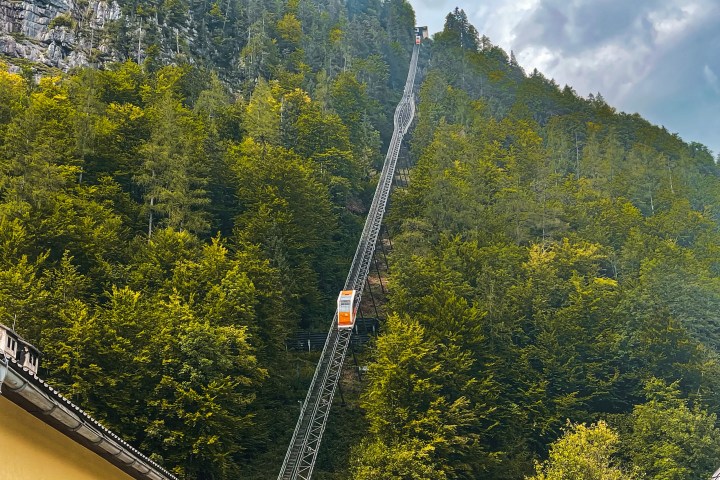 Private full day tour to Hallstatt from Salzburg | Bobs's Special Tours